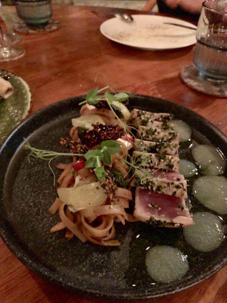 Curaçao: Pastechi di tuna, galina & karni