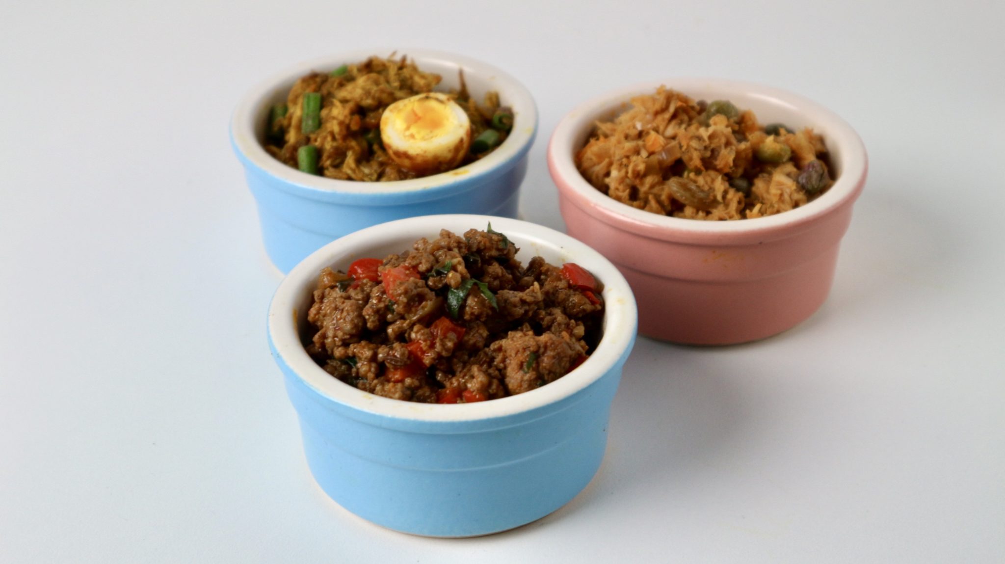 Curaçao: Pastechi di tuna, galina & karni