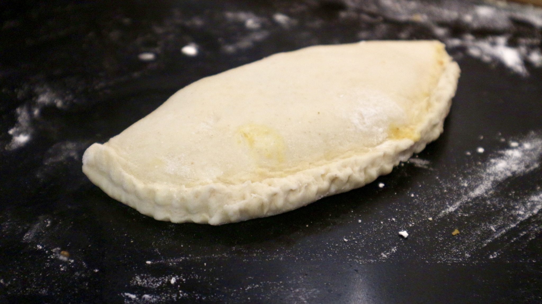 Curaçao: Pastechi di tuna, galina & karni